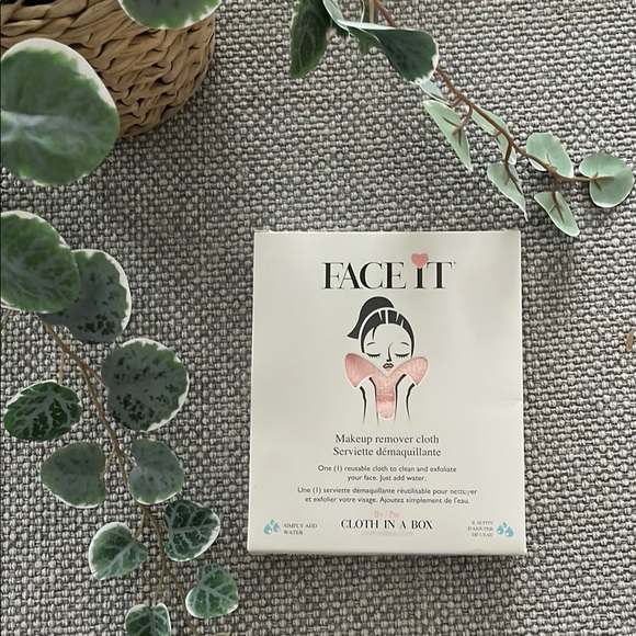 Cloth in a Box | Makeup | Nwt Cloth In A Box Face It Makeup Remover Cloth In Pink | Poshmark